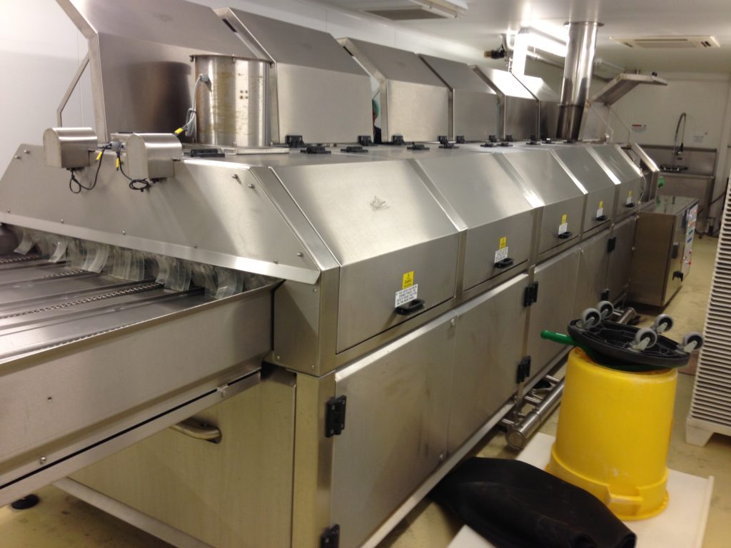 Tray wash unit - West Pharma Services